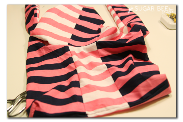 How to Sew a Reversable Sling Bag | Free DIY Pattern Download