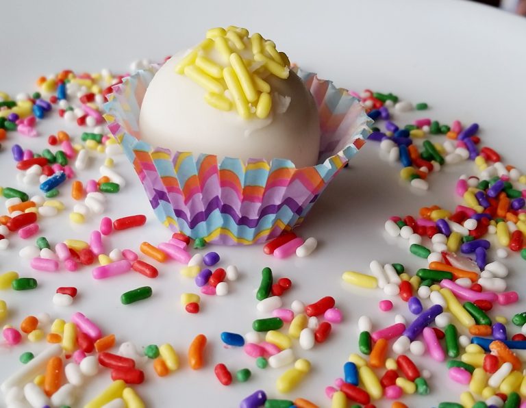 Lemon Oreo Truffles - Sugar Bee Crafts