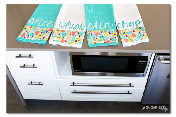 Custom Kitchen Towels (and giveaway!) - Sugar Bee Crafts
