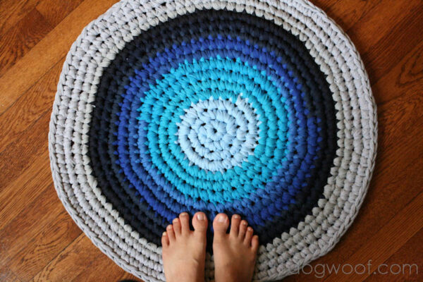 20 DIY Rug Tutorials - Sugar Bee Crafts