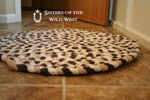 20 DIY Rug Tutorials - Sugar Bee Crafts