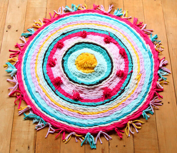 20 DIY Rug Tutorials - Sugar Bee Crafts