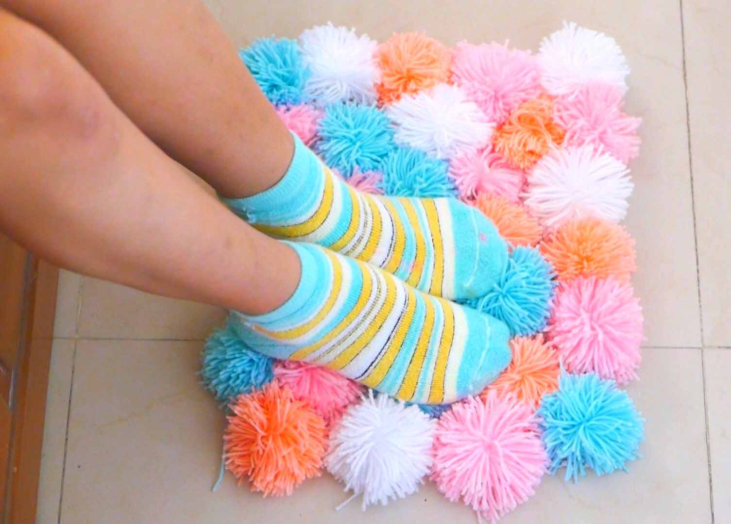 20 DIY Rug Tutorials - Sugar Bee Crafts