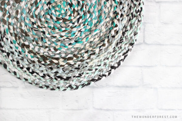 20 DIY Rug Tutorials - Sugar Bee Crafts