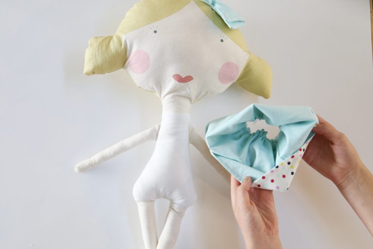 Simple Reversible Doll Skirt - Sugar Bee Crafts