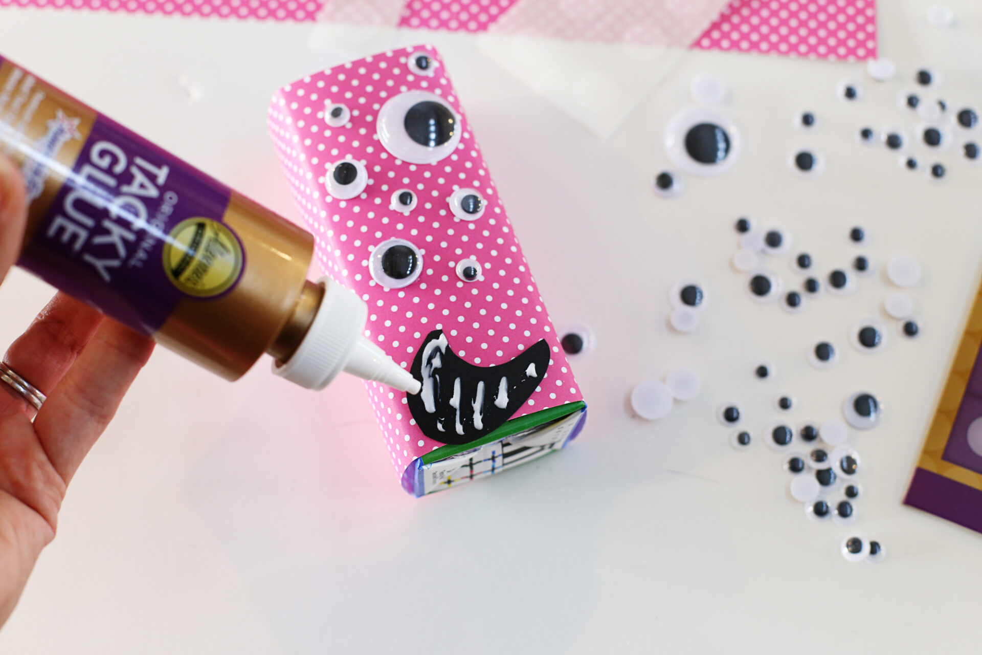 Valentine Monster Juice Boxes - Sugar Bee Crafts