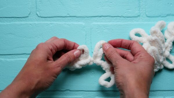 How to make a Chunky Finger Looping Hat - Sugar Bee Crafts