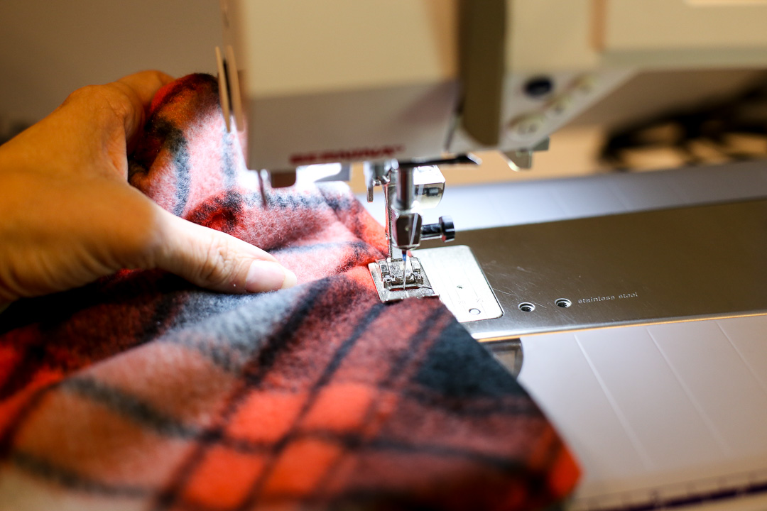 How to Sew a Fleece Blanket - Sugar Bee Crafts