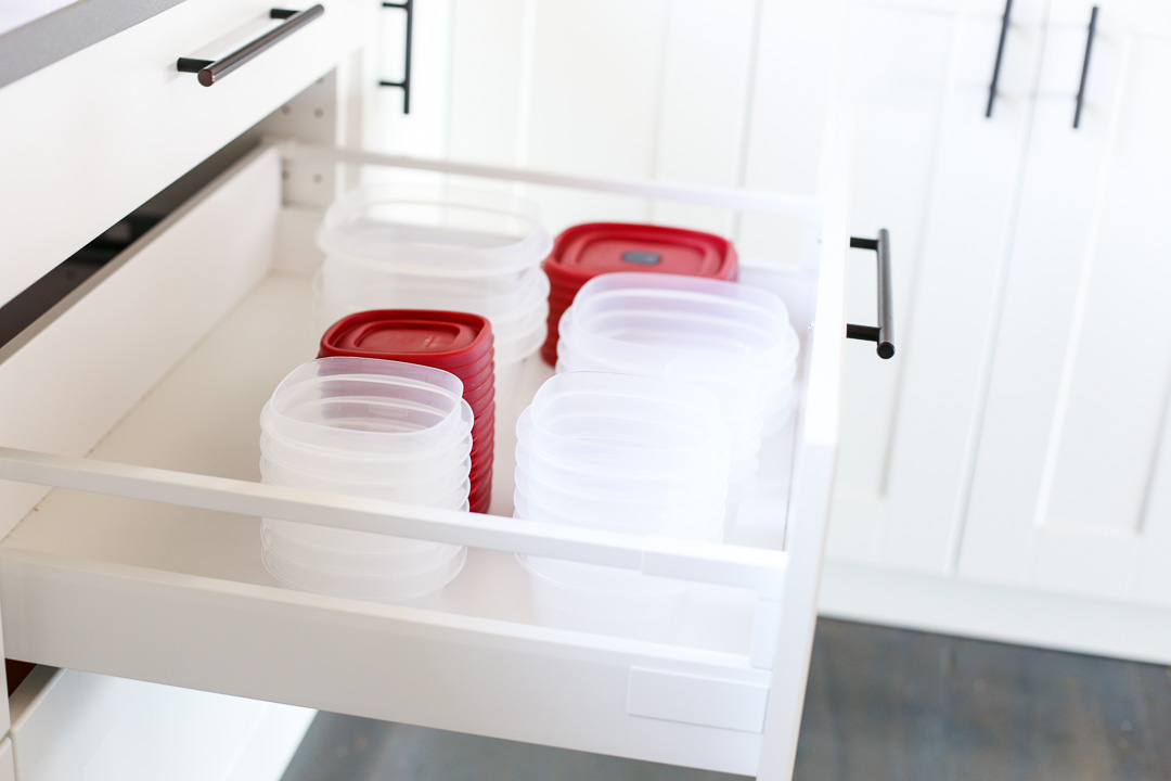 Container Dreams Come True with Rubbermaid Easy Find Lids™ - Sugar Bee ...