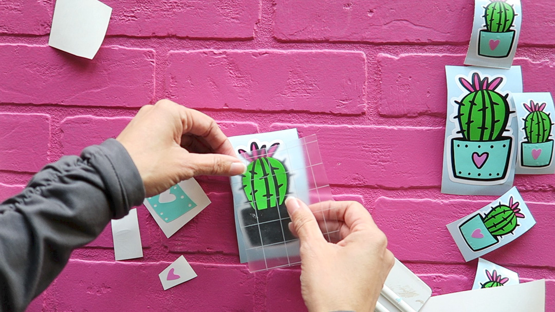 How to make Vinyl Stickers - Sugar Bee Crafts