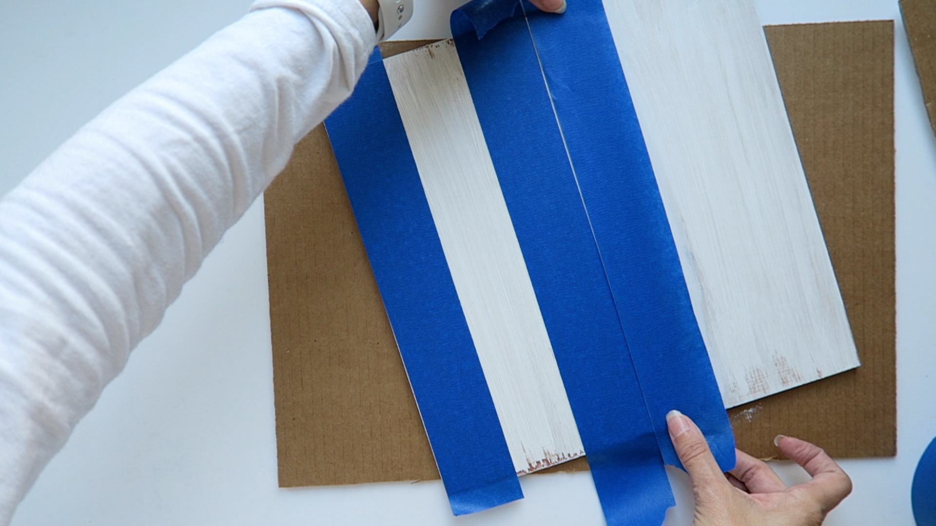 How to Paint Buffalo Plaid - Sugar Bee Crafts